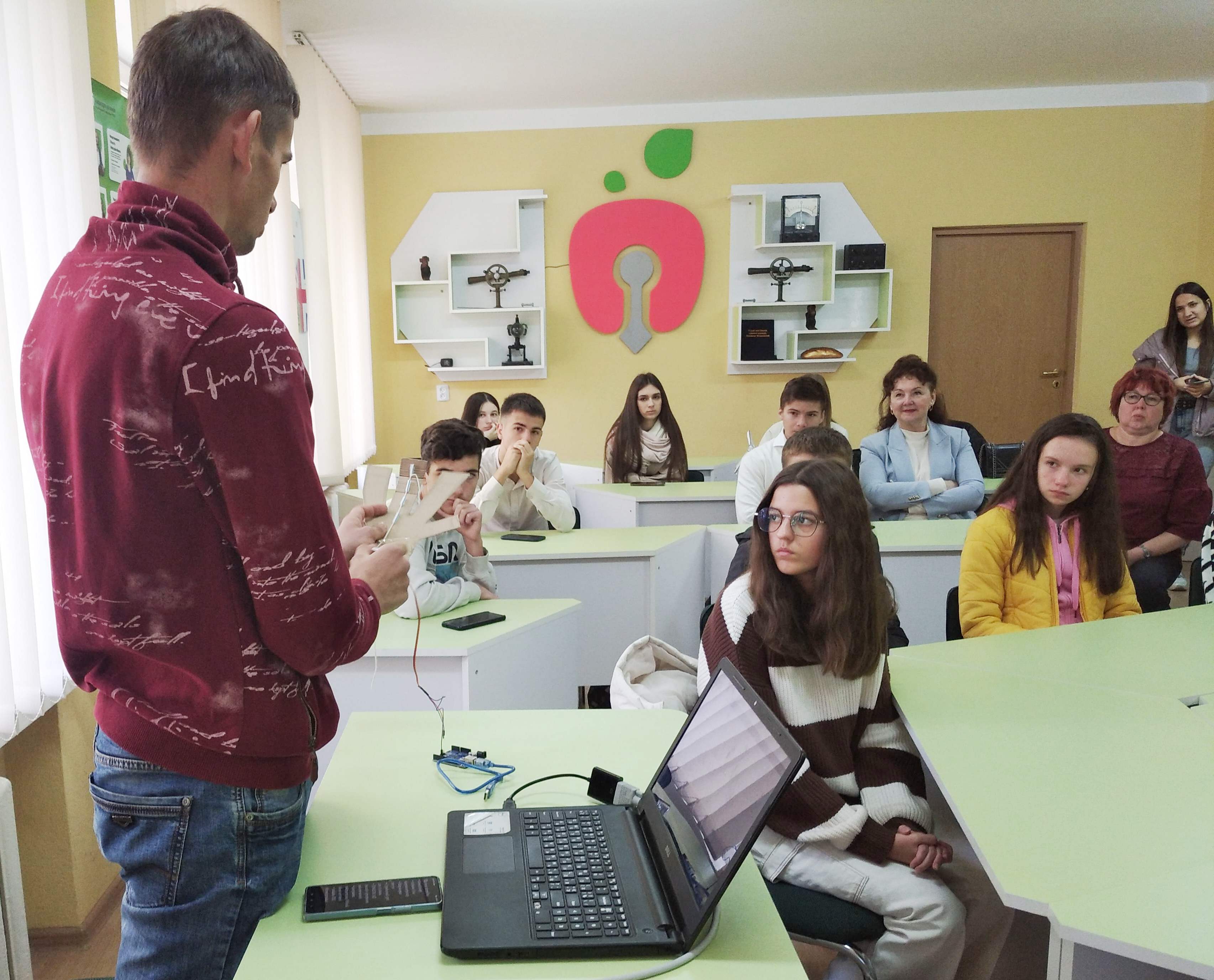 У STEM-центрі ТНПУ провели майстер-клас "STEM-технології» для всіх" (ФОТО)